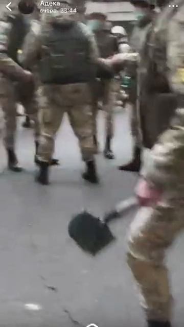 Ночь саперных лопаток по Алма-Атински, Казахстан курсант прощается с родными, , январь 2022