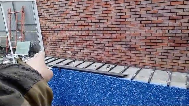 Монтаж декинга Good Cover в Агафоновке, вокруг бассейна в помещении с подогревом (ч1)