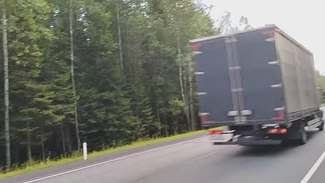 О трассе Кола (Е-105) говорят так: "Сумасшедшая"