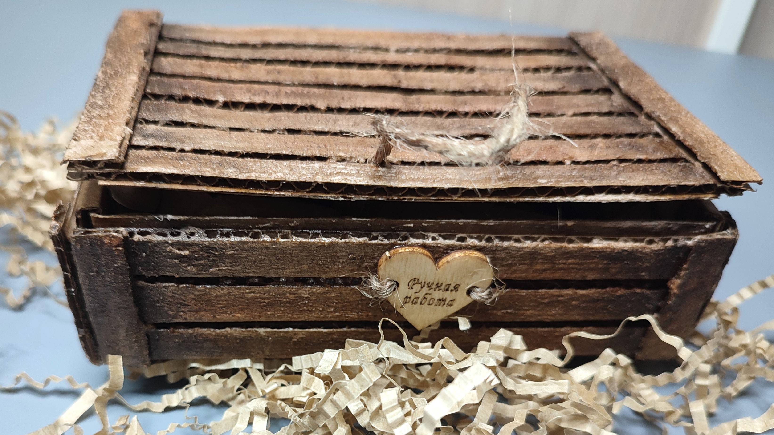 Не выкидывайте коробки из маркетплейсов. Упаковка - сундук из подручных средств.