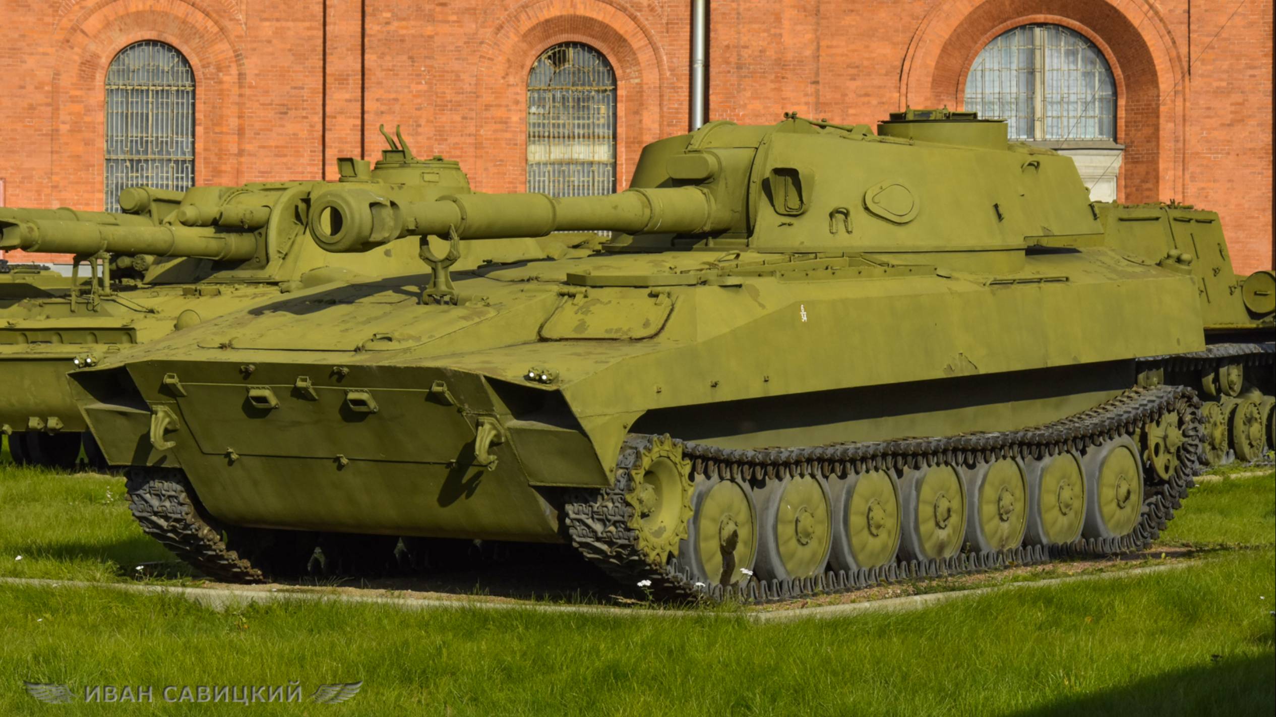 Плавающая самоходка 2С1 Гвоздика