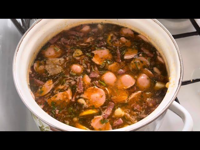 Мясной суп с копченостями и маслинами