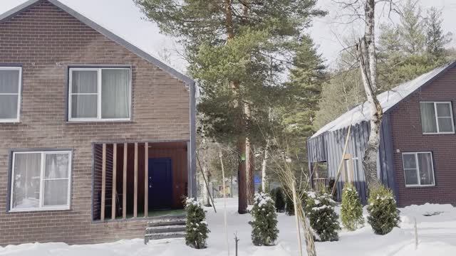 Обзор отеля «Сан Вилладж Архыз 4*» в горах Архыза с тёплым бассейном, рестораном, баней и бильярдом