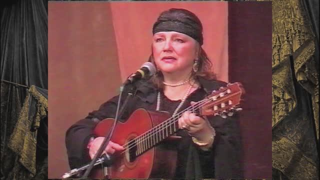 Песню "Последняя битва Титана" исполняет Валентина Игнатьева