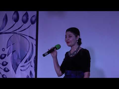 "Бабушкино танго", муз. Э. Колмановского, сл. В. Раздольского, поёт Аида Маликова.