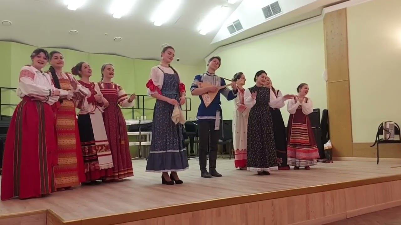 Устюжанские частушки Архангельской области. Исполняет ансамбль 3к. СПО ГМПИ им.Ипполитова-Иванова.