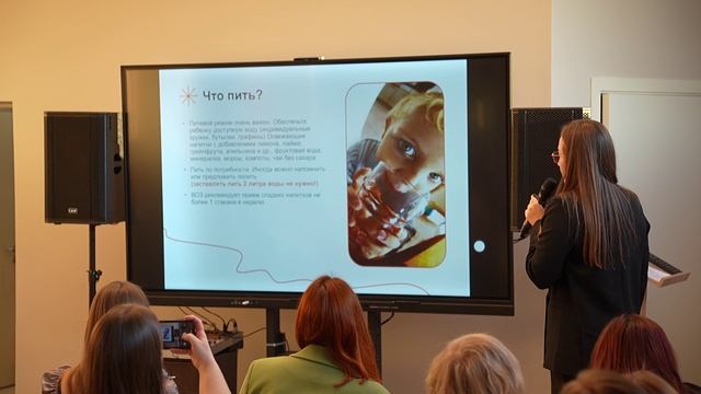 Как кормить ребенка с лишним весом: влияние гормонов на пищевое поведение детей