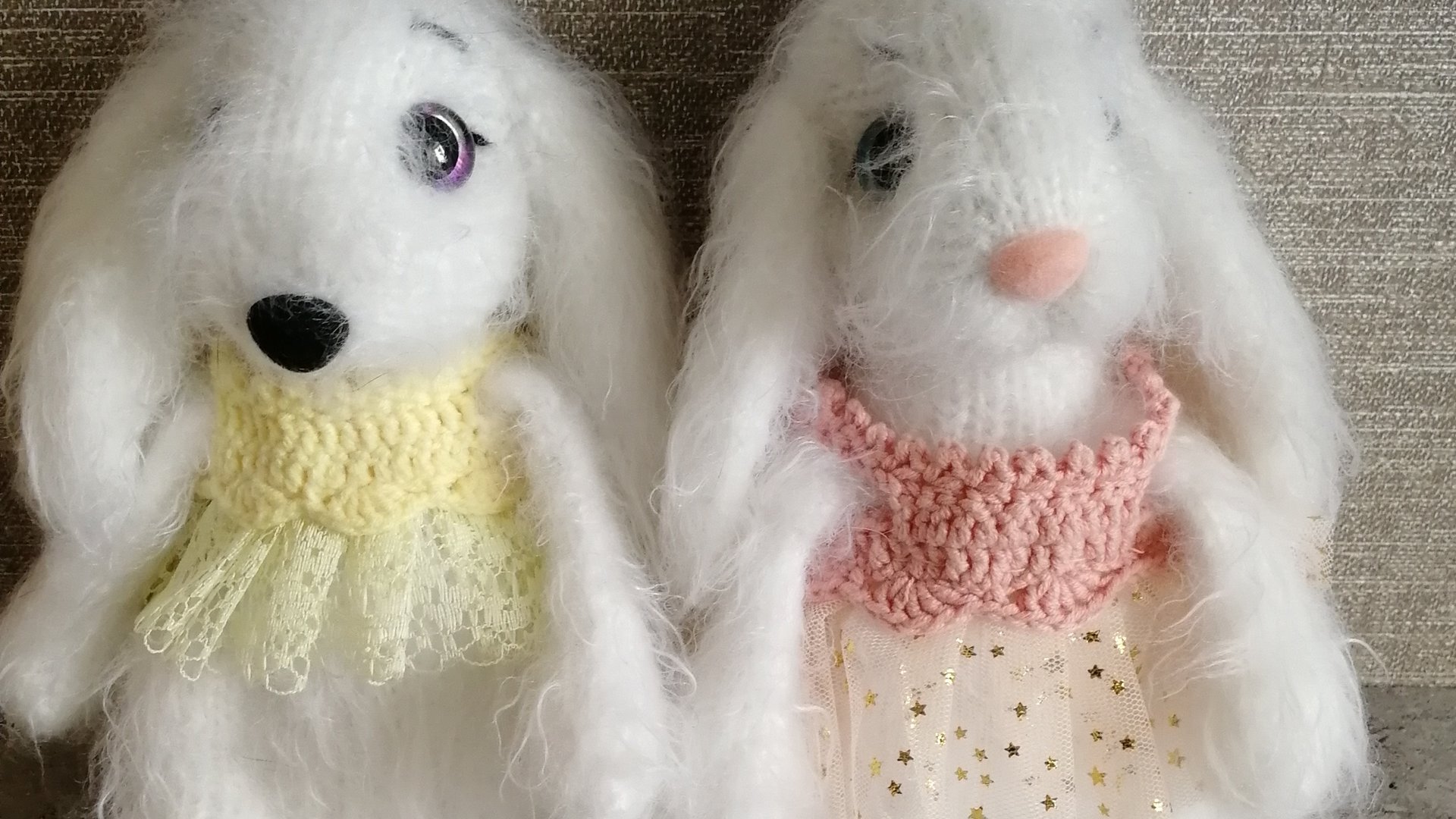 Зайчики связаные спицами