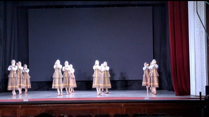 VI КОНКУРС: " ВВЕРХ ТОРМАШКАМИ " . АНСАМБЛЬ НАРОДНОГО ТАНЦА " СКАЗ " . ТАНЕЦ: " БЕРЕГИНЯ " .