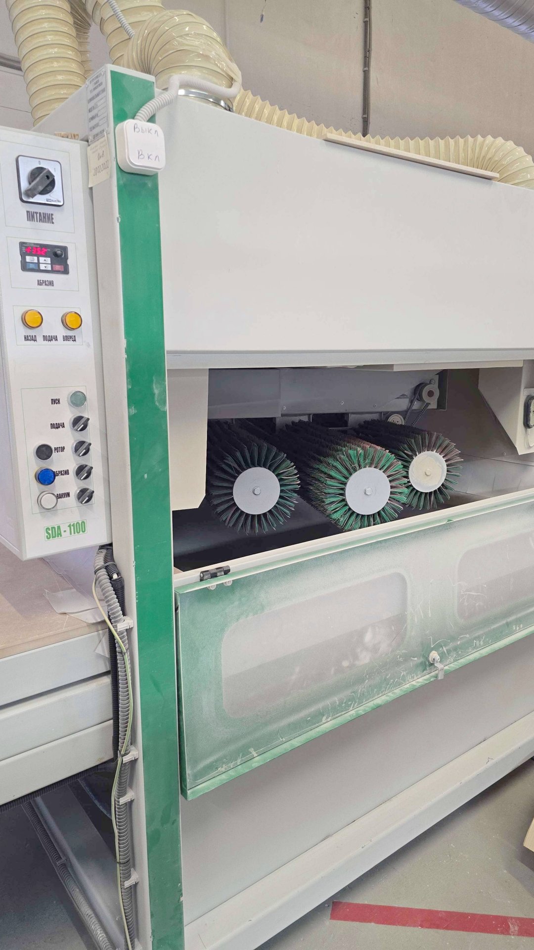 SDA-1100, рельефно-шлифовальный станок.