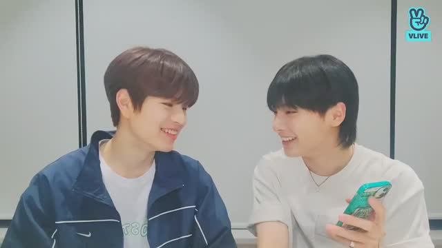 Stray kids Vlive 
Трансляция Сынмина и Чонина  (Aug 07 2021)
Для Ито Асунга это уже восьмой раз.
