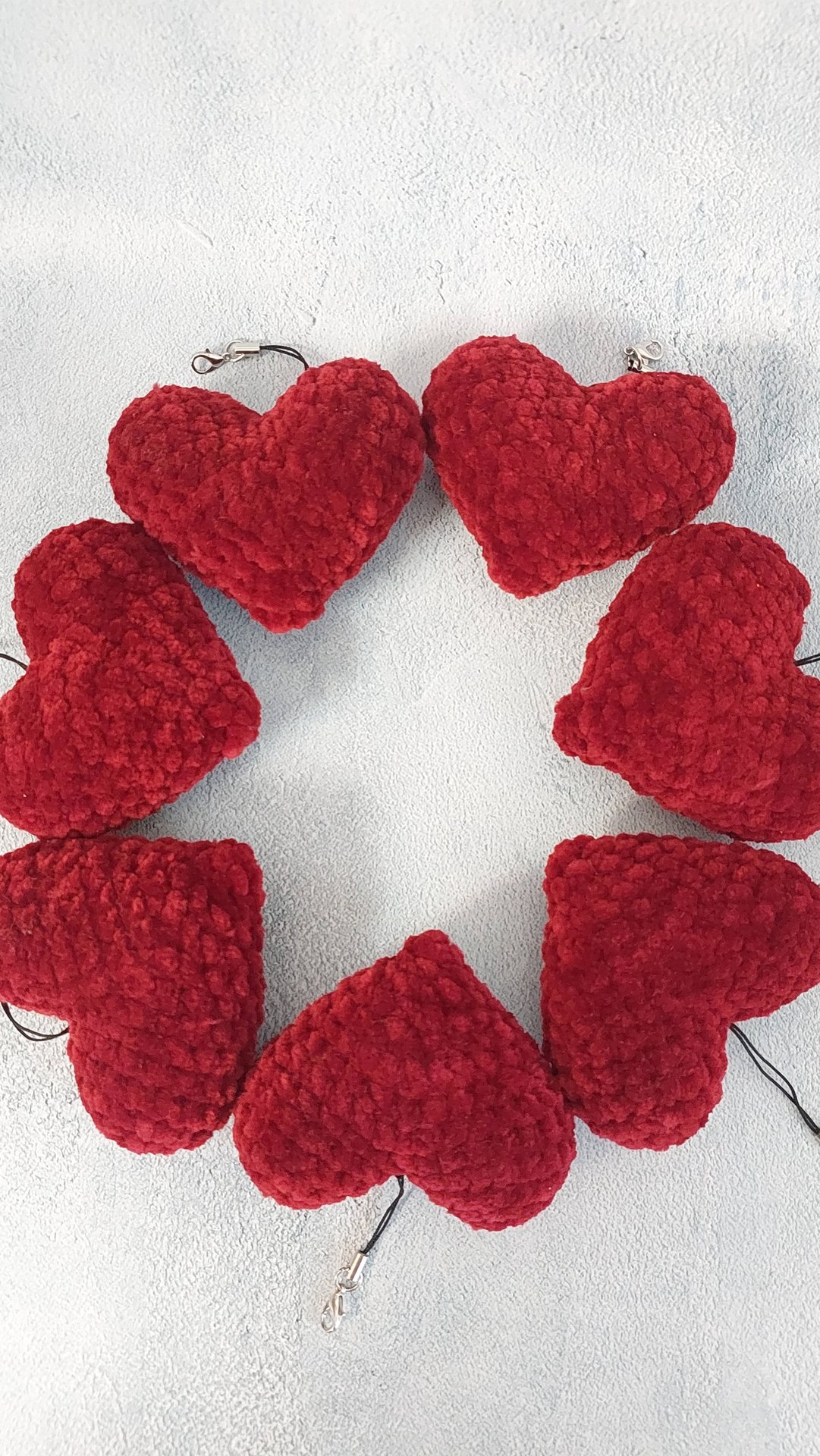 НЕЖНЕЙШЕЕ бордовое сердечко крючком из плюшевой пряжи💞😍 Ссылка на МК в комментариях