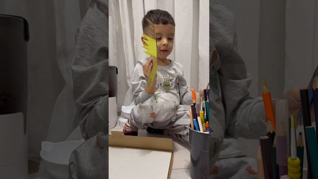 Зайчик и Тюк-Тюк бумажки