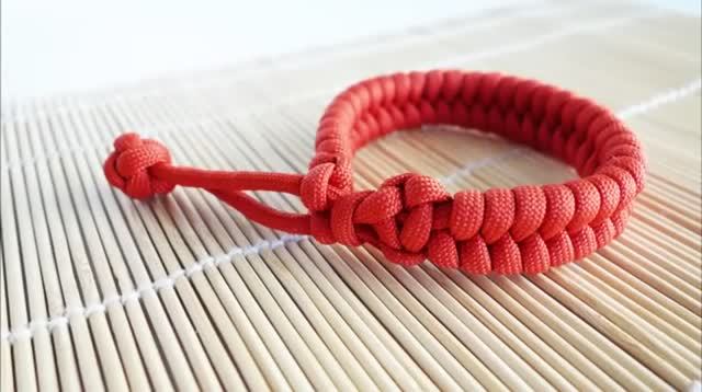 How to Make a Mad Max Fishtail Paracord Bracelet Tutorial(360P)