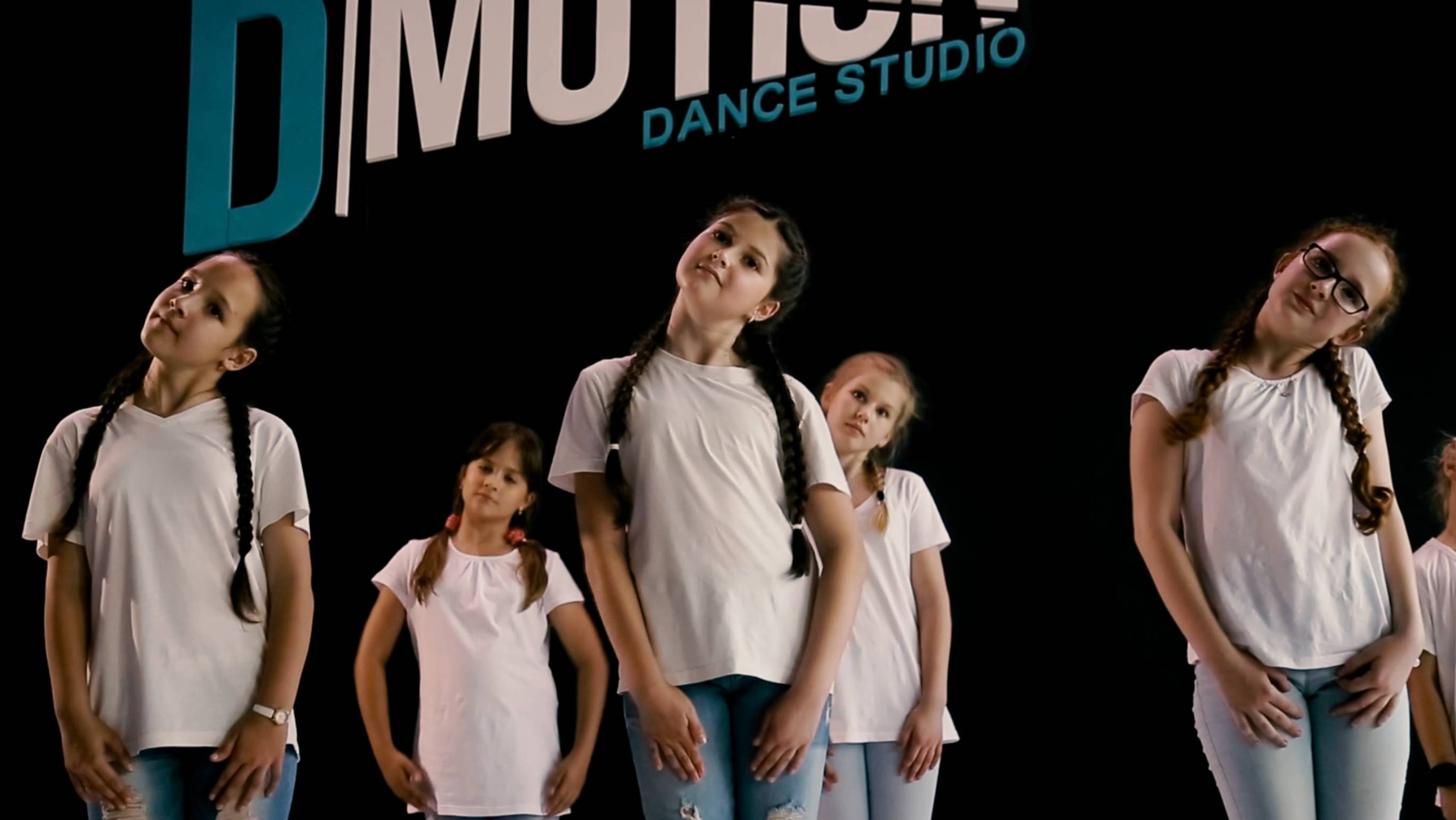 Танцевальный коллектив DMotion