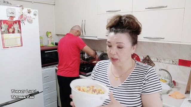 VLOG✅Муж Турок готовит Суп из Помидор✅Муж готовит ужин✅А я Болтаю с вами😁✅Домашнее видео ✅Турция