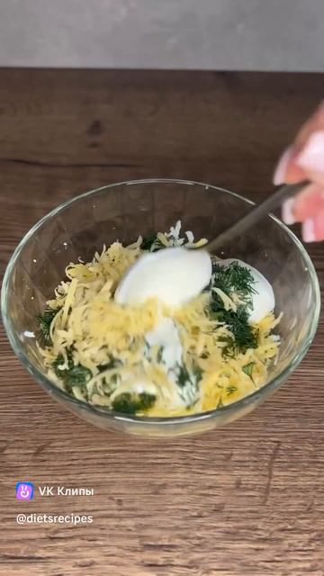 Рулетики из лаваша с начинкой из сыра и вареных яиц