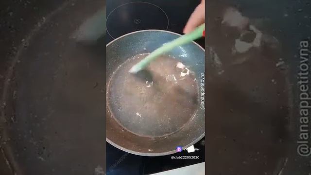 Лепешка из капусты с кунжутом