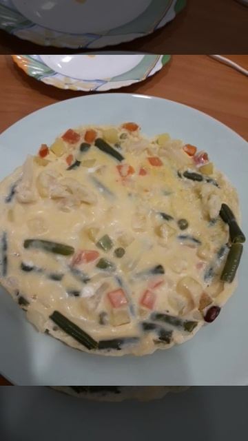 Вкуснейший омлет с овощами. #влог #еда #мужскаякухня