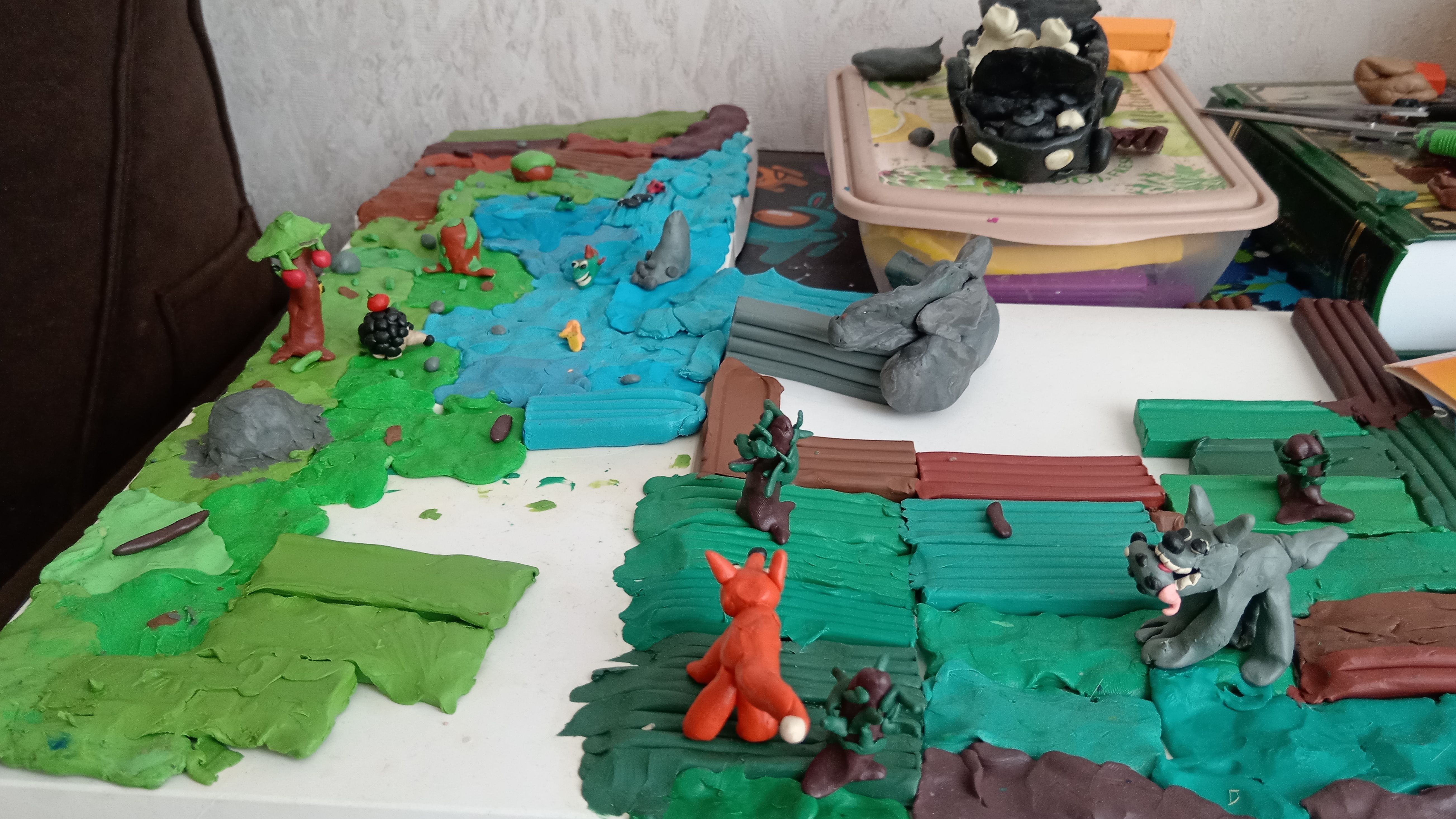 леплю мир из пластилина