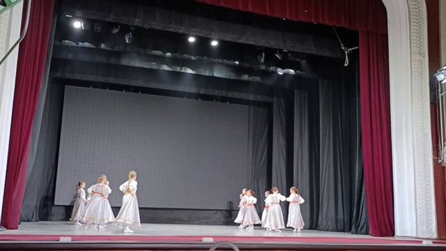 VI КОНКУРС: " ВВЕРХ ТОРМАШКАМИ " . АНСАМБЛЬ НАРОДНОГО ТАНЦА " СКАЗ " . ТАНЕЦ: " УМОРИЛАСЯ  " .