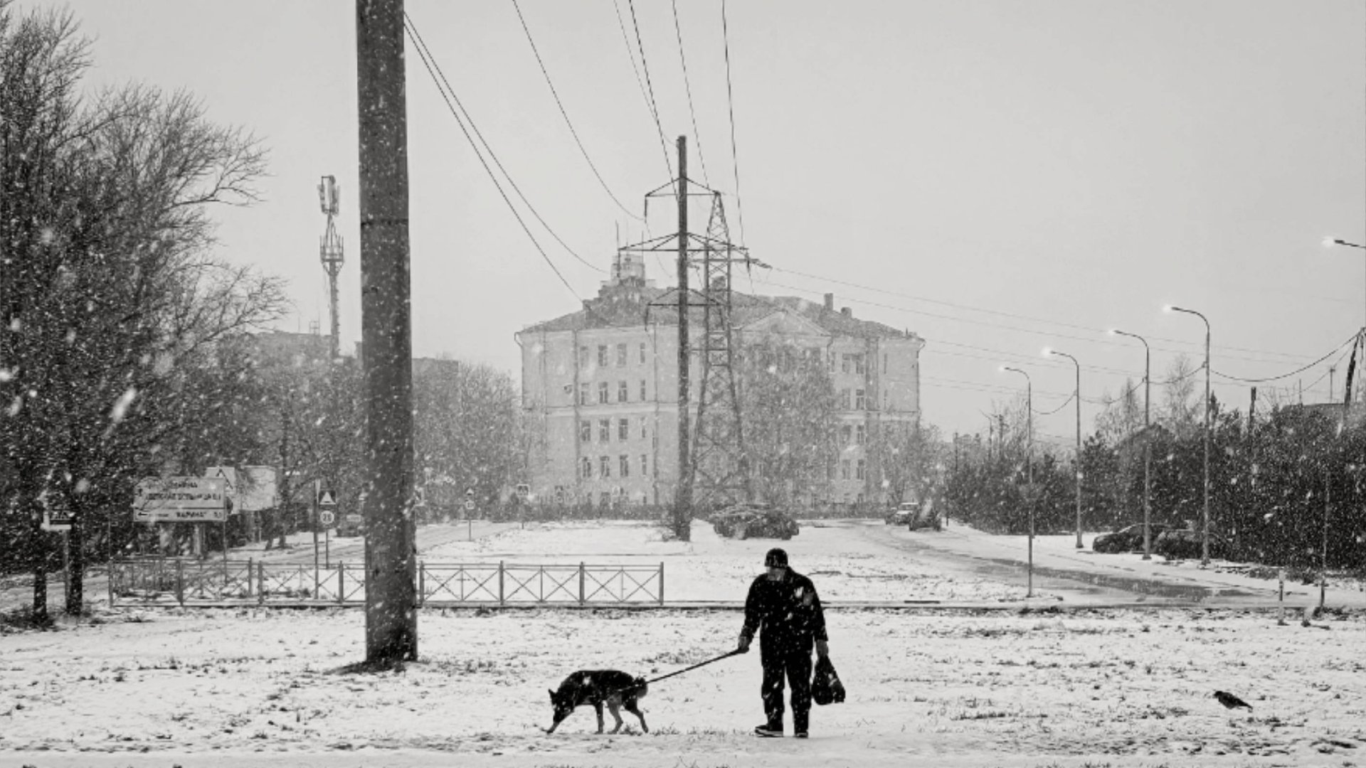 "ЧЁРНО-БЕЛОЕ КИНО"... (Фото Татьяны СОЛОВЬЁВОЙ (Коломна) - Поёт ТРОФИМ (Сергей ТРОФИМОВ, 1966 г.р.)
