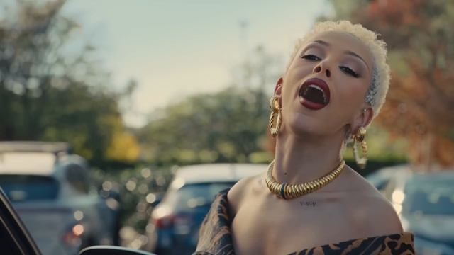 Знаменитостям - нельзя! (ролик с СуперБоула LIX в озвучке Кураж-Бамбей)