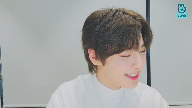 Stray Kids Vlive
Трансляция I.N.(Mar 19 2021)
Личная жизнь младшего 44 🦊