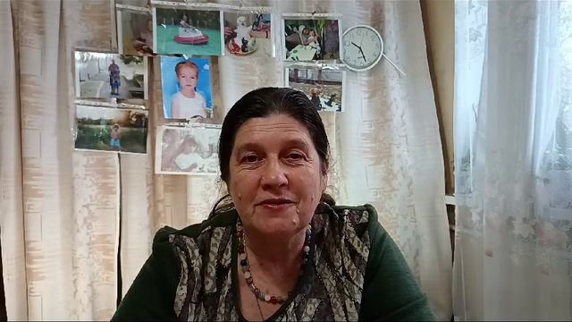 Ольга Сафронова читает свои стихи