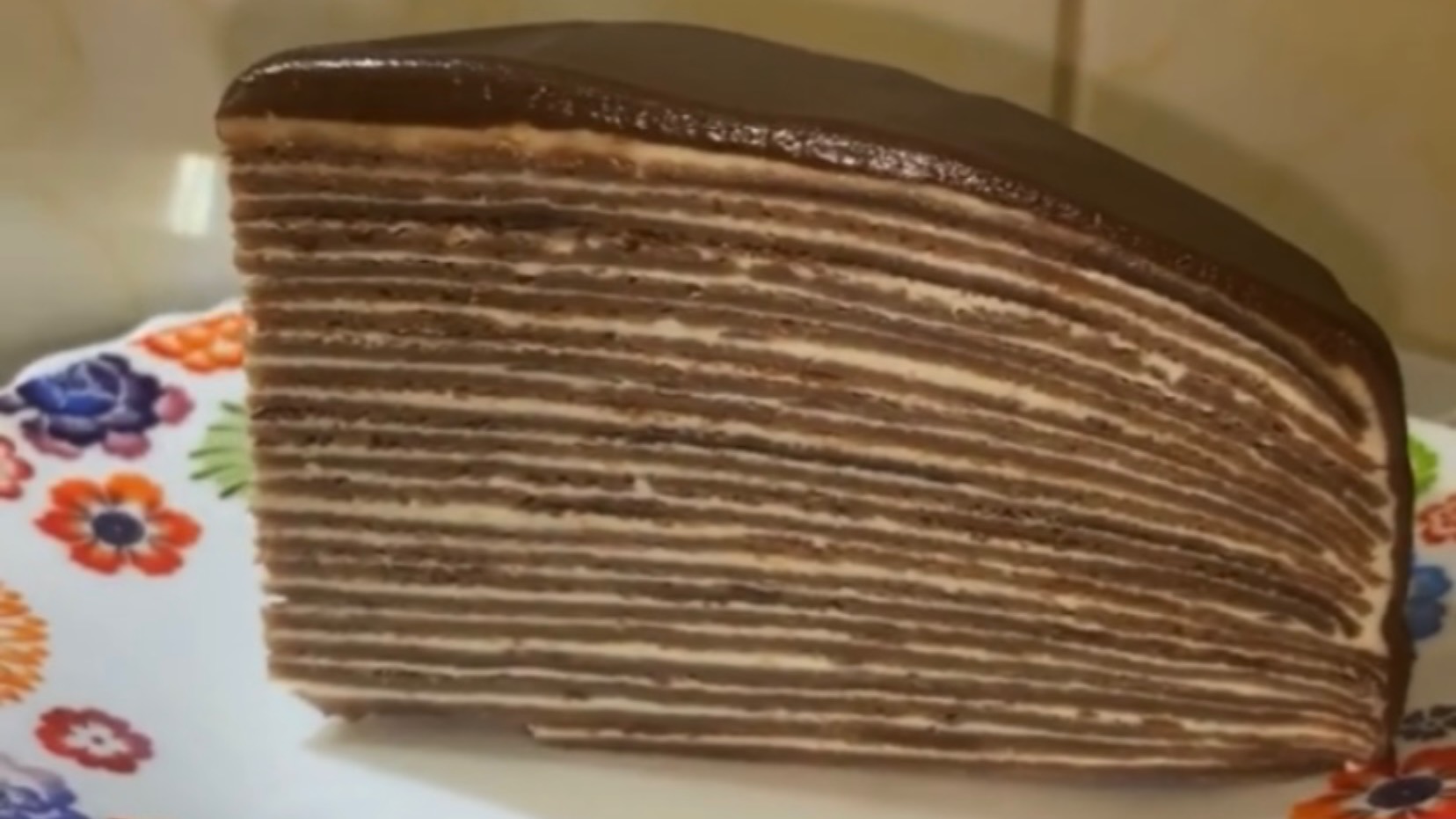 Шоколадный блинный торт