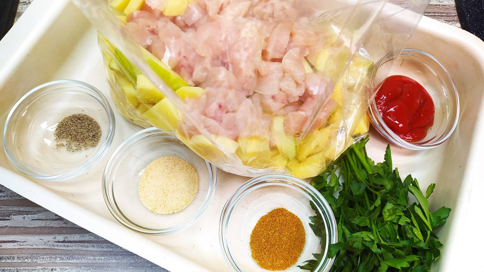 Просто складываю все в пакет и получается идеально вкусно