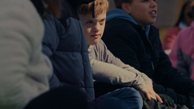 Добрая социальная реклама от футболистов NFL (ролик с СуперБоула LIX по версии Кураж-Бамбей)