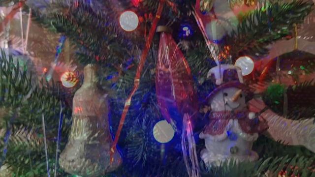 Текст Новогодней песенки "Елочке не холодно зимой" и как мы наряжали нашу красавицу-Ёлочку