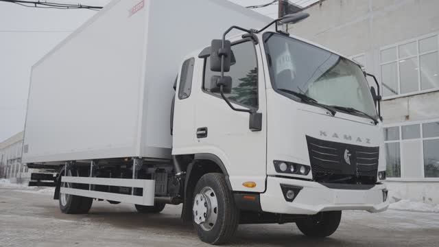 Компас 9 с изотермическим фургоном производства "Заволжский завод спецавтомобилей"