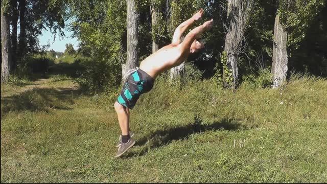 Как научиться делать заднее сальто Backflip Акробатические элементы. Акробатика.