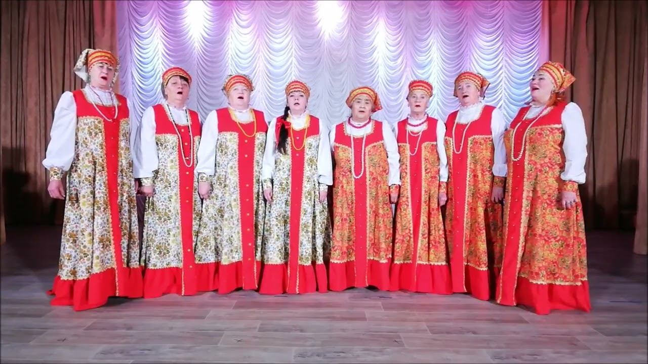 Народный ансамбль русской песни "Зорька алая" - песня "Плывет лебедь"