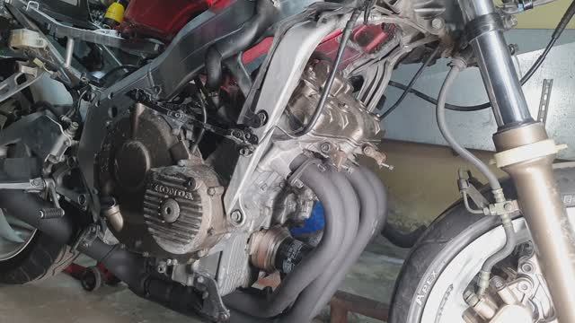 Мотодневник Honda CBR400RR NC23 сборка установка выпуска