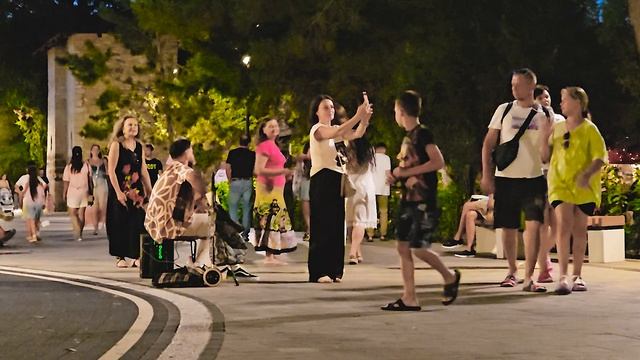 Анапа летний влог. Вечерняя прогулка по Анапе, танцы под гитару летом у санатория Мотылек.