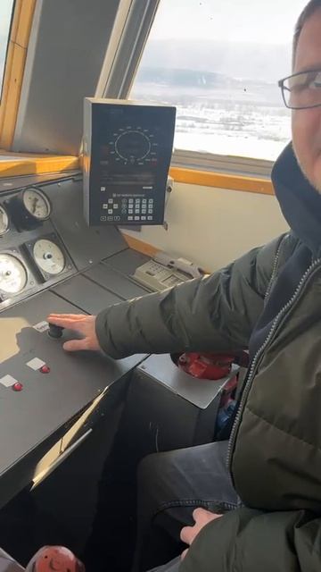 Журналист Виталий Папилкин передает привет своим подписчикам