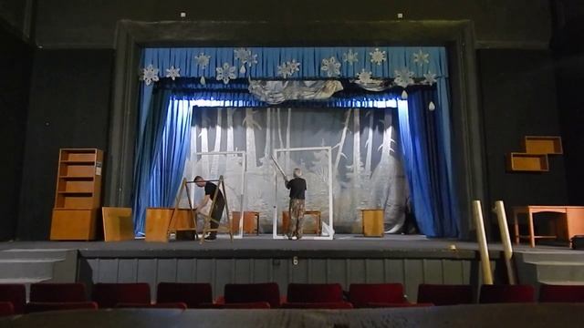 Монтируем - Демонтируем спектакль "Кто-то должен уйти"