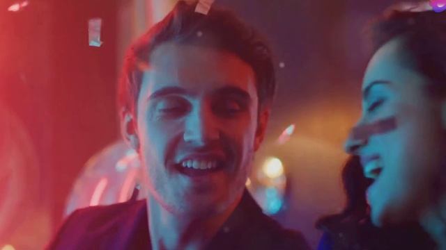 Видеоклип "Беги по небу"— (Suno Ai) , музыка Suno Ai, видео создано ai.invideo.