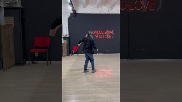 Бачата. Bachata. Самоподготовка с тренером. Необычный формат тренировки в танцах.