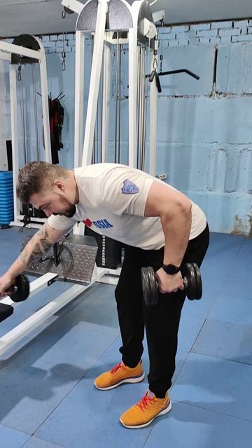 Протяжка гантелей в наклоне