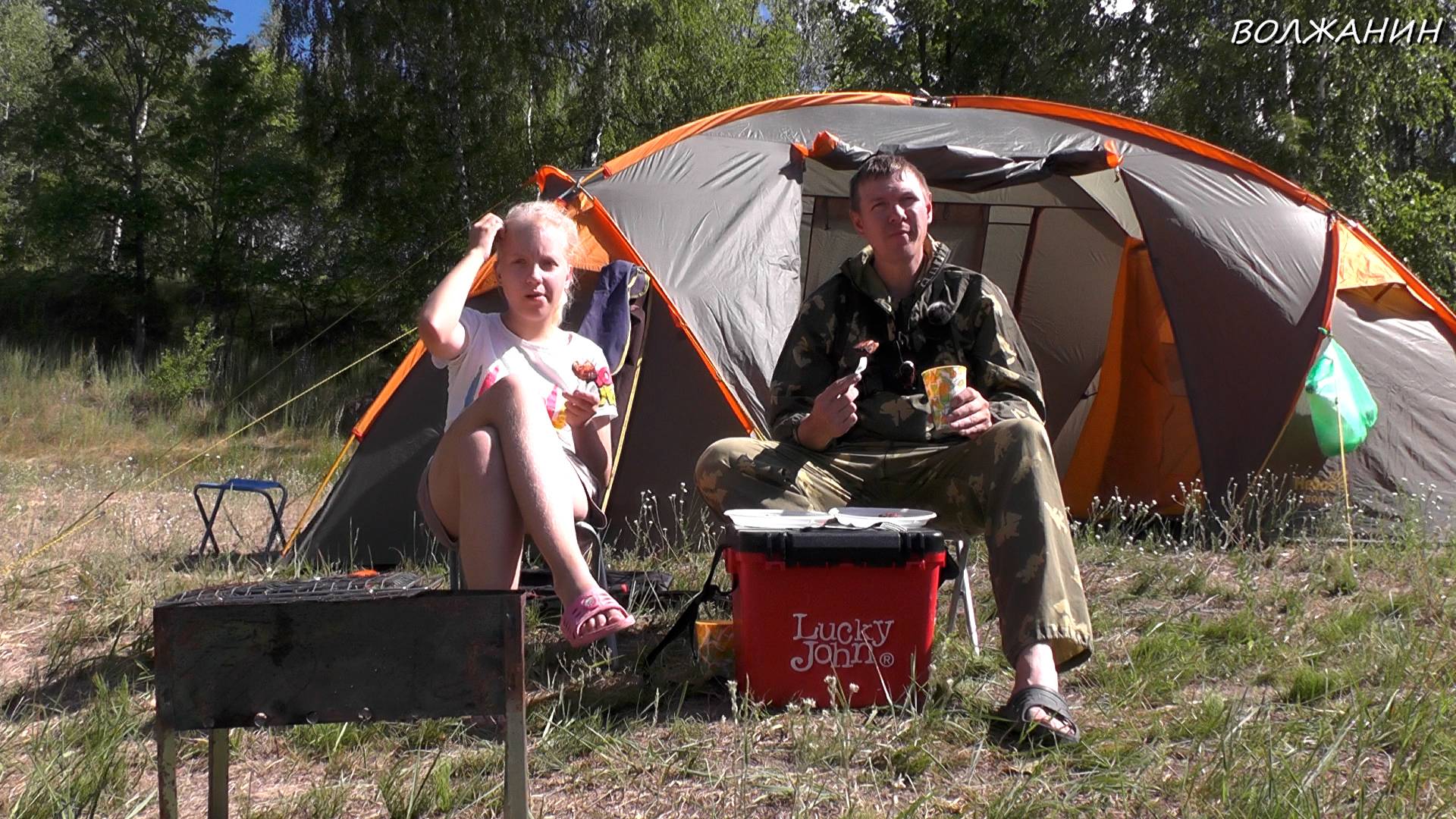 Отдых на природе с дочкой, ночевали в палатке, жарили мясо, пили чай и намного рыбачили