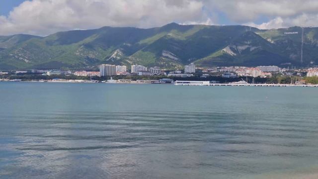 Геленджик - набережная возле пляжа "Багамы" и другое. 12.05.2022