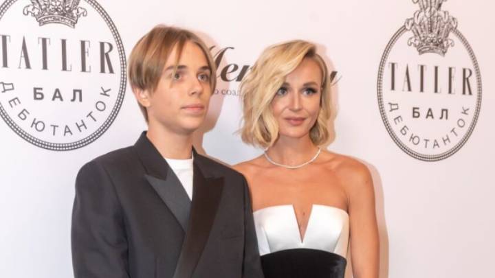 Вступил в ...  прямо на шоу  Сын Полины Гагариной опозорился под креслом