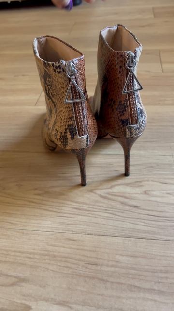 #Schutz  #коричневый #змеяпринт  #накаблуке #кожа Размер 7.5 B
