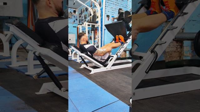 Подъёмы на носки в тренажере для Жима ногами