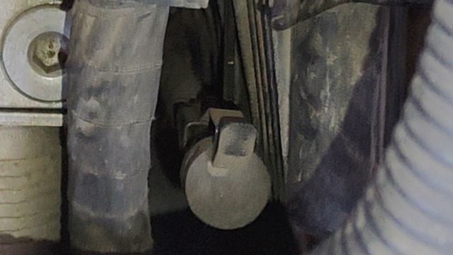 Haval F7x/4WD/2023 - Расположение трубки и крышечки щупа для РКПП  GW7DCT1-A02 (двигатель GW4C20NT)