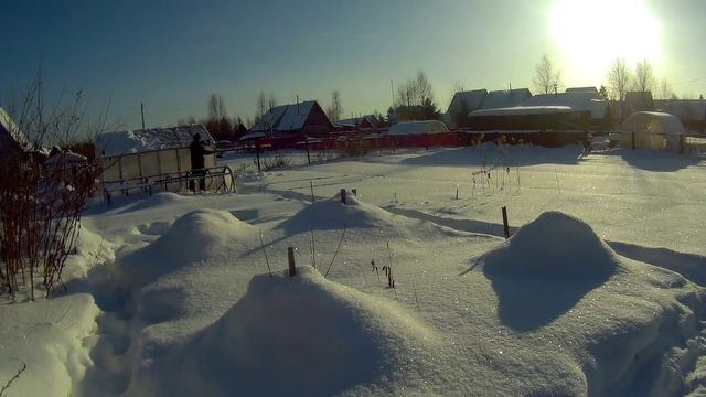 14 02 2018г . и опять на даче убираем снег.
